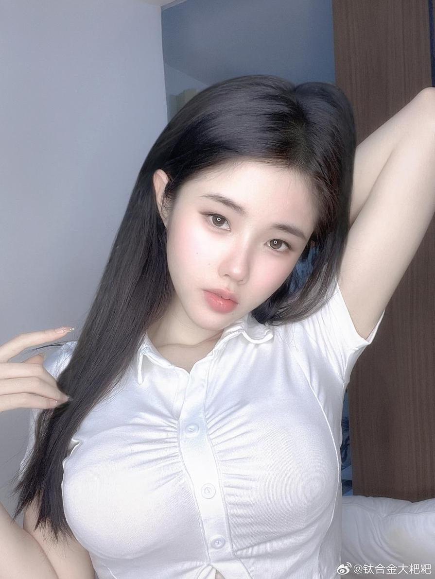 钛合金titi作品免费：超燃cos合集，为你打造不一样的视觉盛宴 - 瑟涩枕